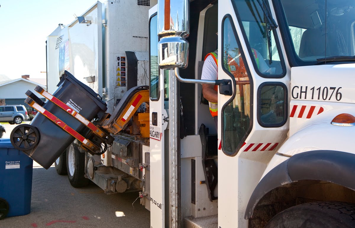 calgary-garbage-truck – The Money Runner